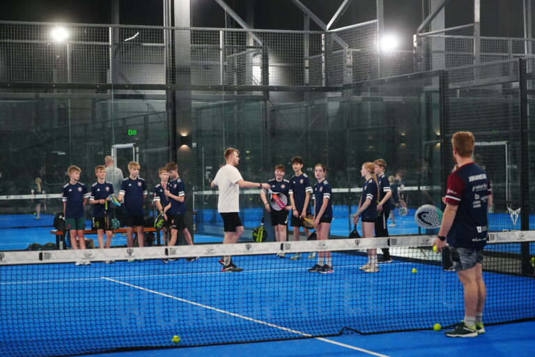 Nye tal: Padel er den største ketsjersport for voksne i Danmark – Dansk ...